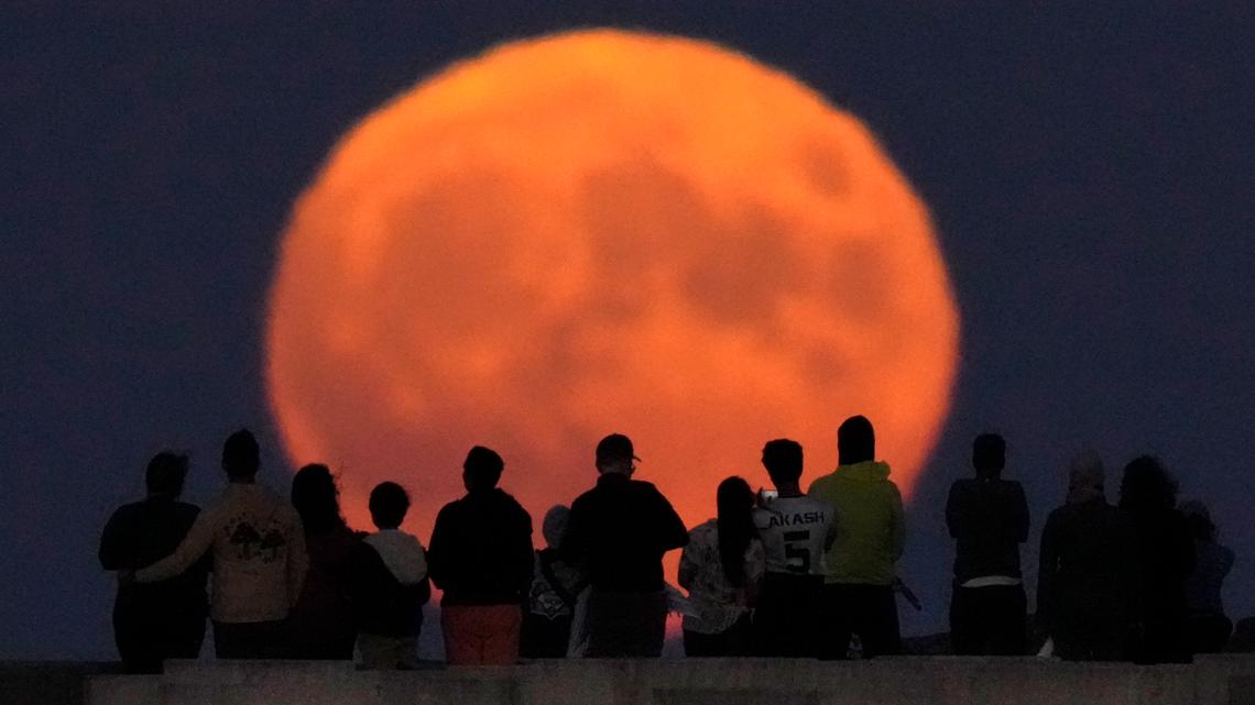 When is the super blue moon? Rare moon will rise in DFW Monday | cbs19.tv