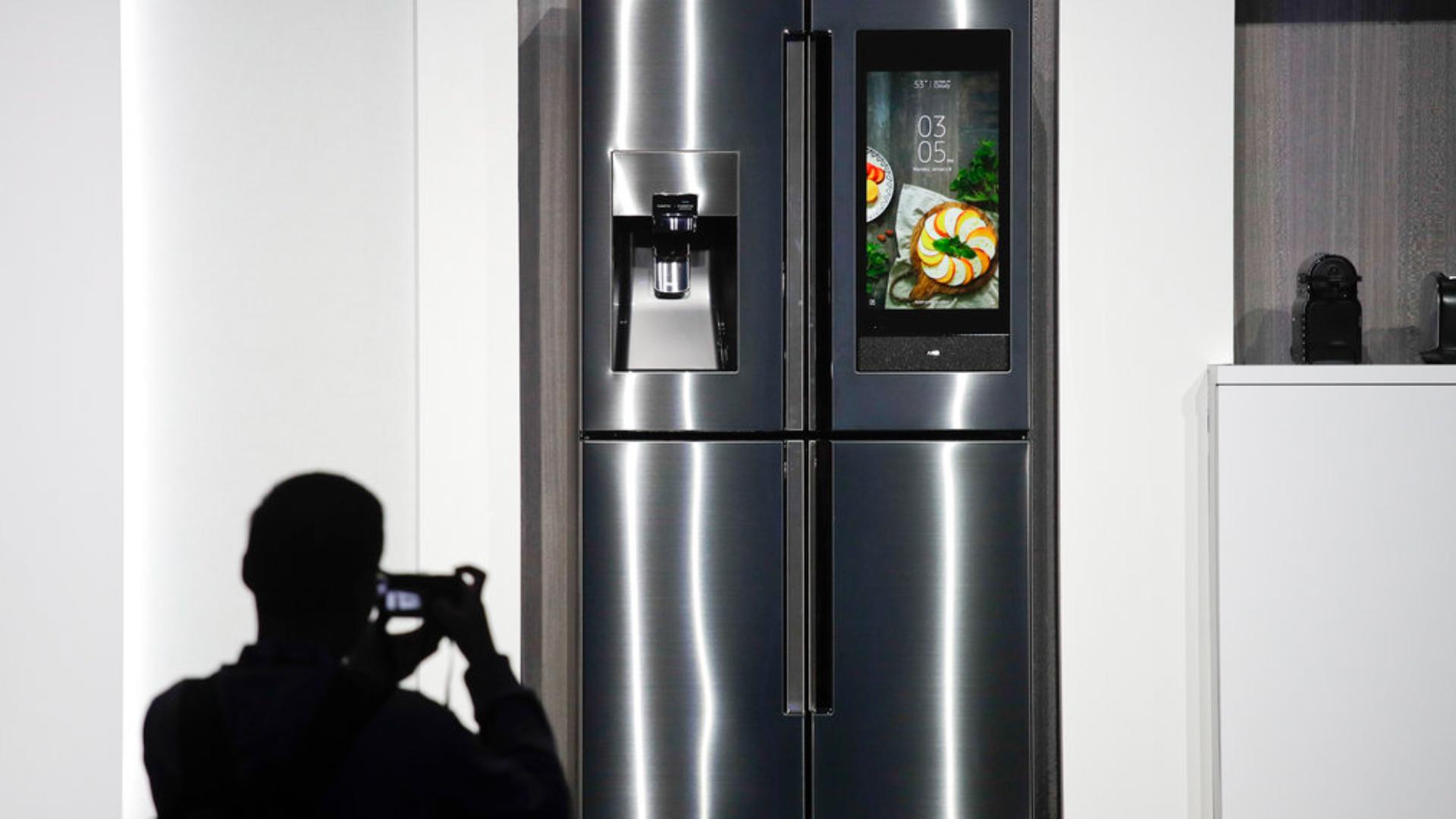 Samsung Family Hub fridges to show ads in US | cbs19.tv