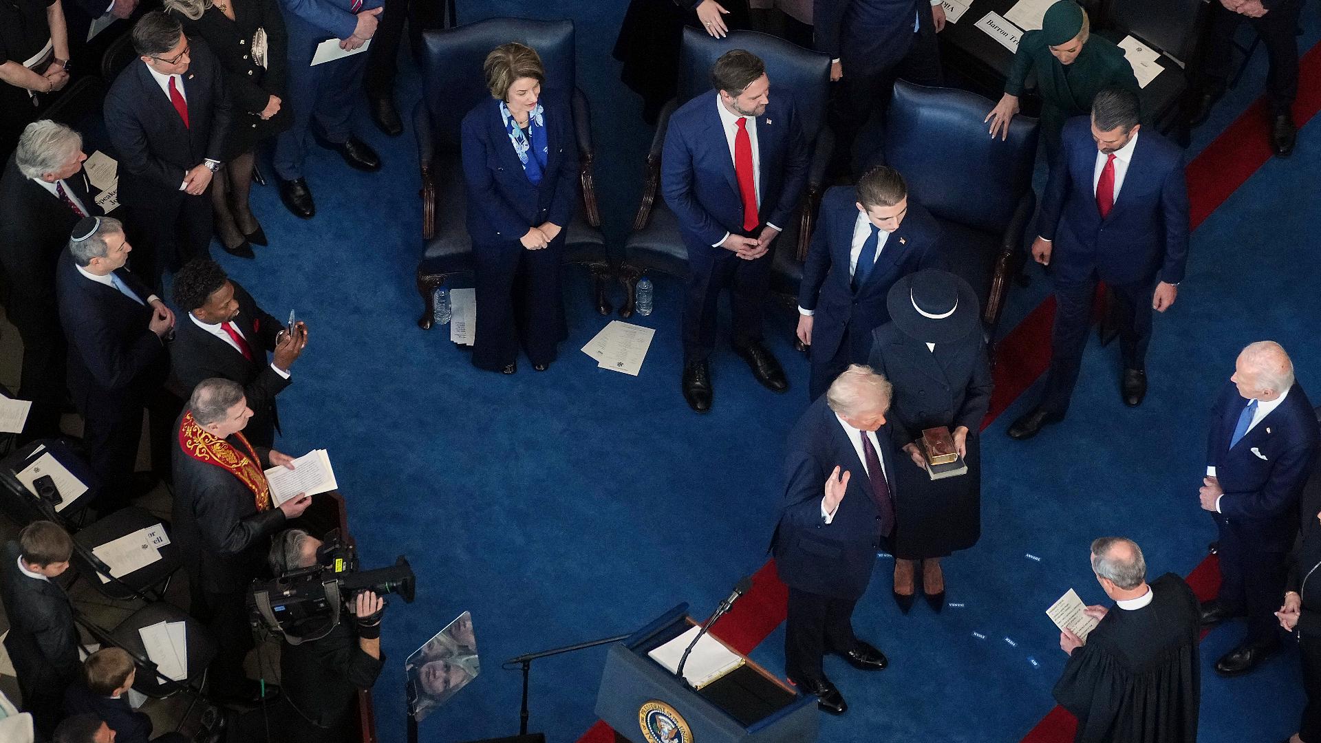 Did Trump put his hand on the Bible during his inauguration? | cbs19.tv