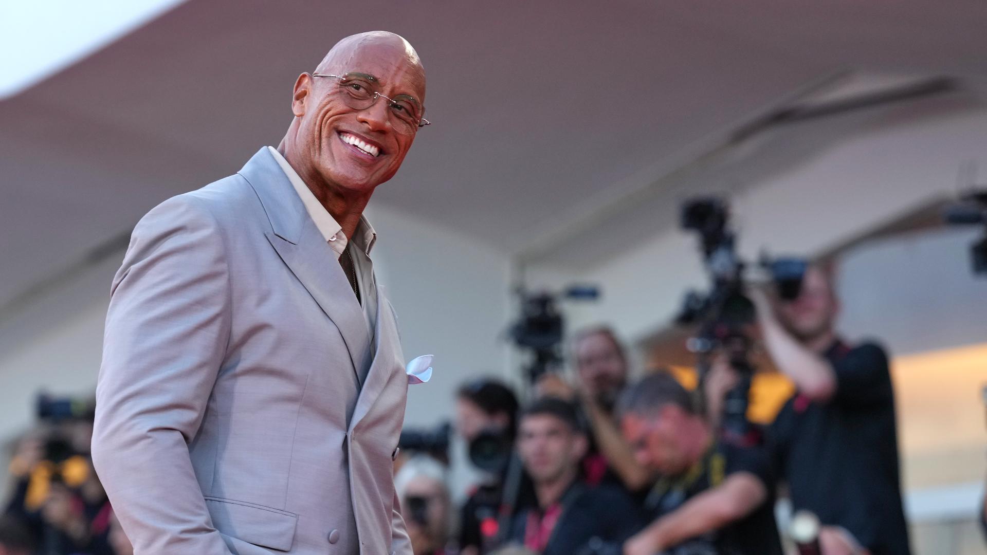 Venice Film Fest: Dwayne Johnson stars as Mark Kerr in ‘The Smashing ...