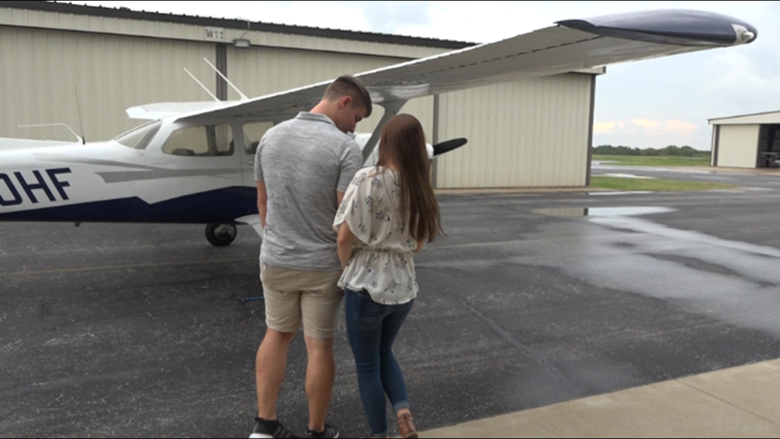 Texas pilot proposes to girlfriend using flight path | cbs19.tv