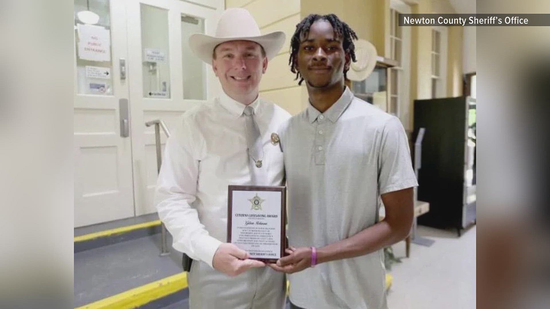 Newton County teen Gideon Robinson rescues kids from burning vehicle ...