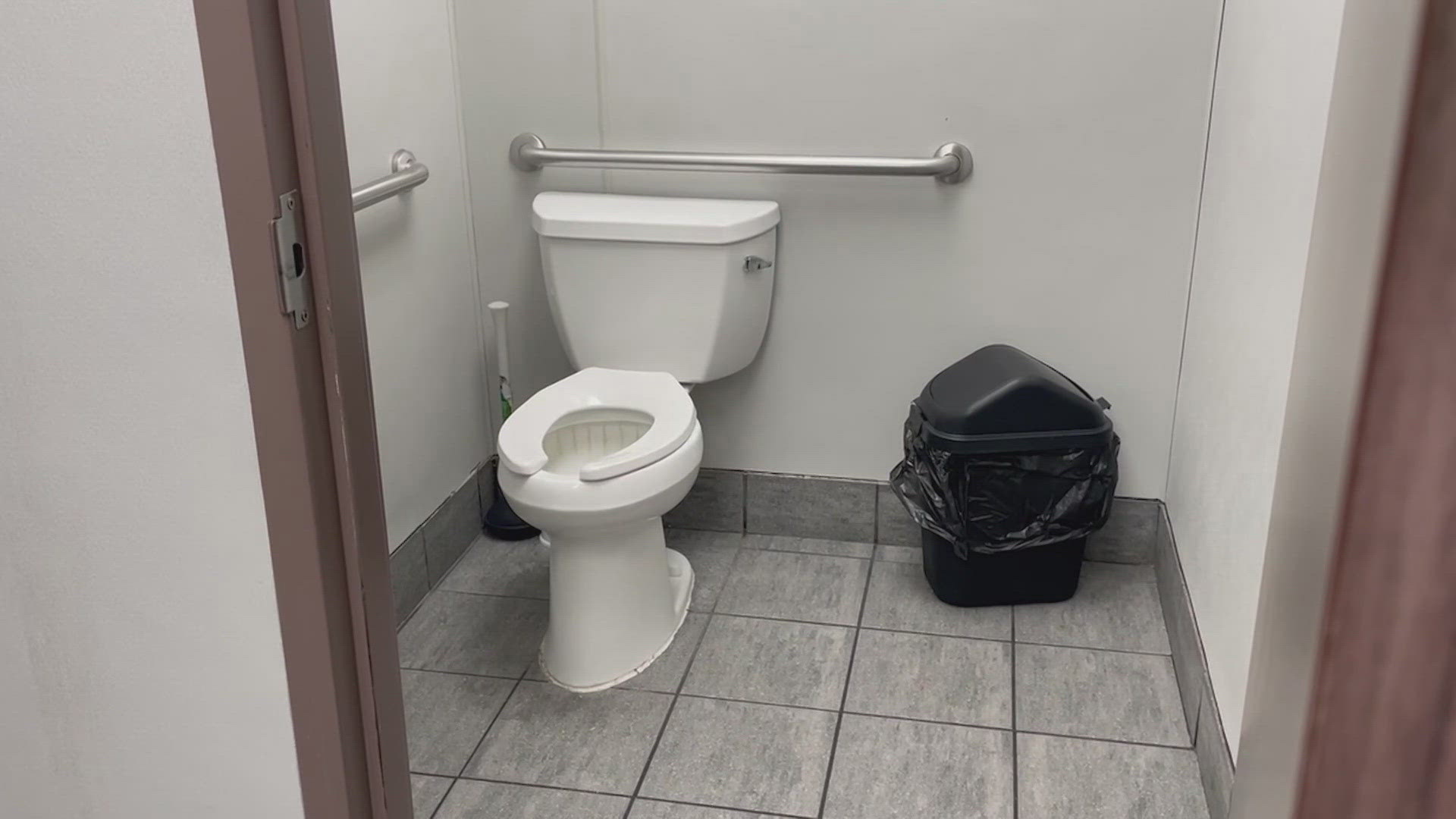 Texas woman who gave birth in Whataburger bathroom released from jail ...