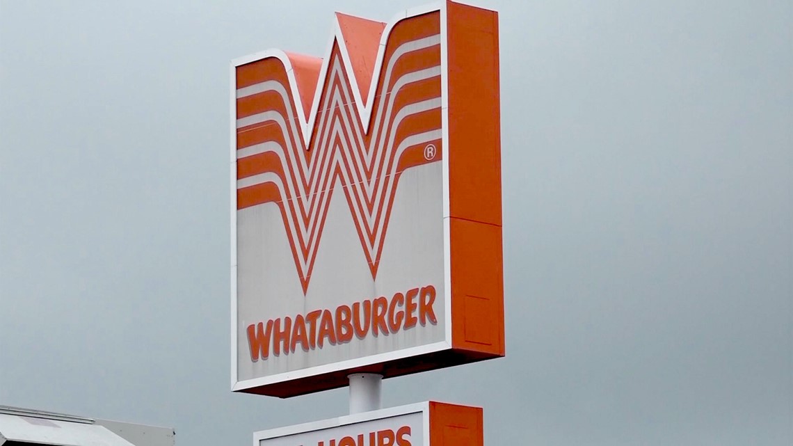 Whataburger manager claims she was ordered to hire only white people ...