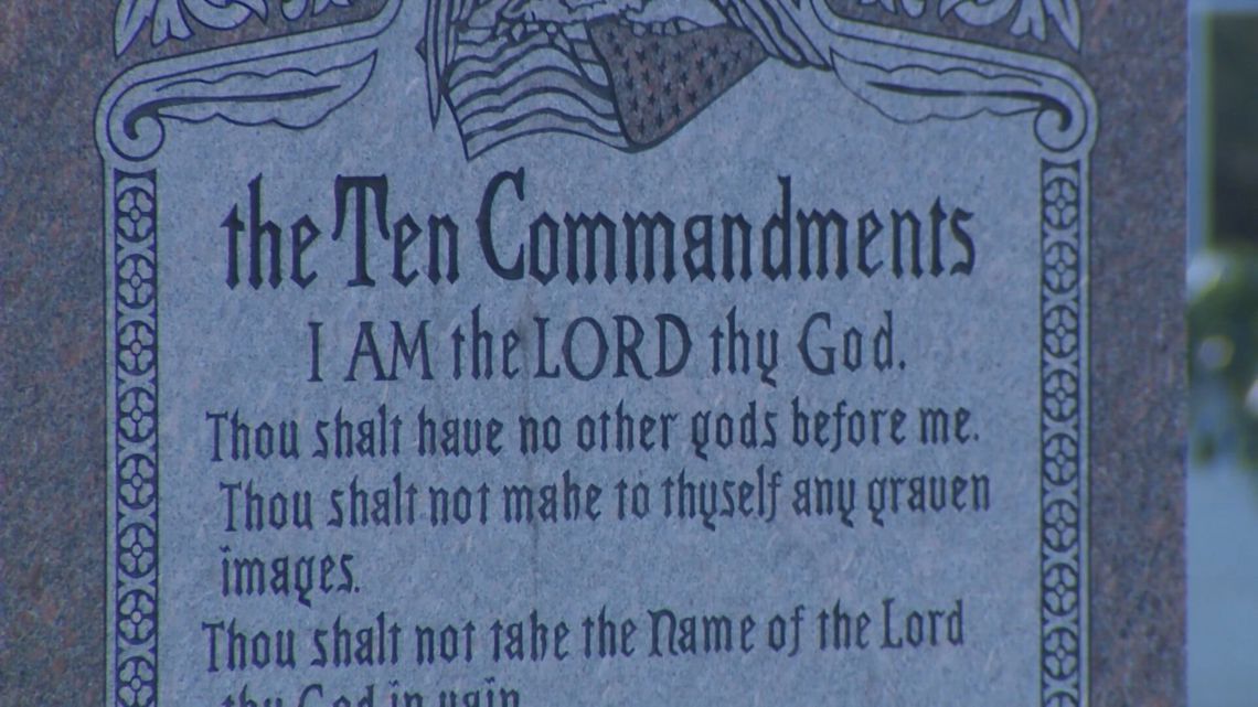 Texas can require public schools to display Ten Commandments in ...