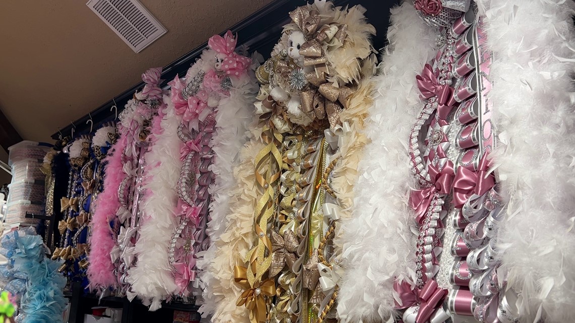 Texas-sized homecoming mum tradition fuels women-owned small biz | cbs19.tv