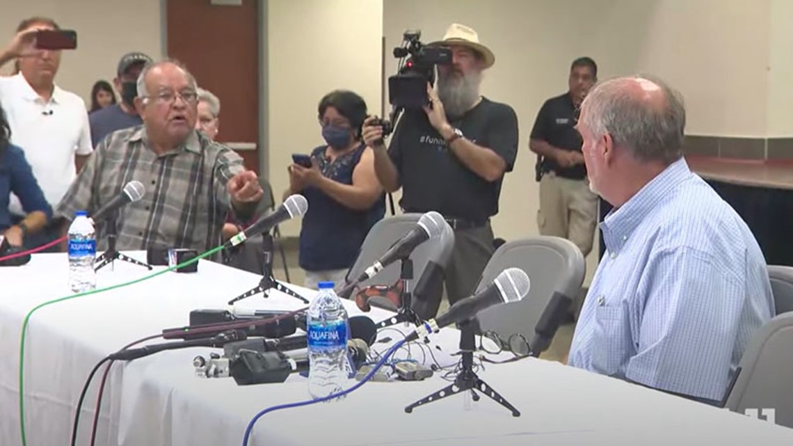 Uvalde mayor gets heated during post-report news conference | cbs19.tv