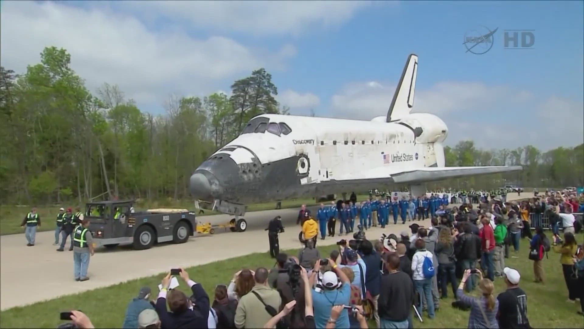 New legislation aims to bring Space Shuttle Discovery to Houston | cbs19.tv
