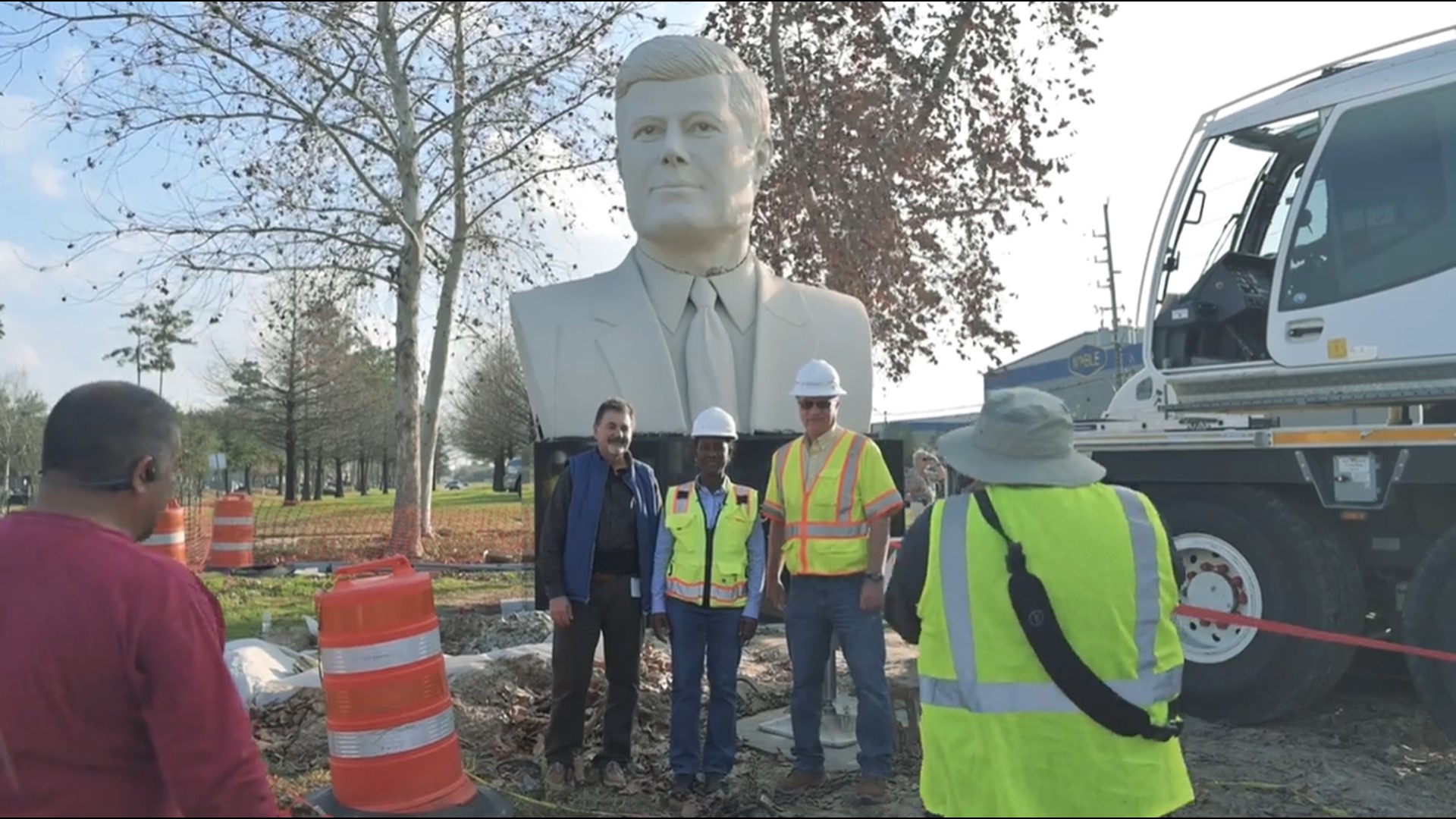 Massive John F. Kennedy statue in East Aldine community | cbs19.tv