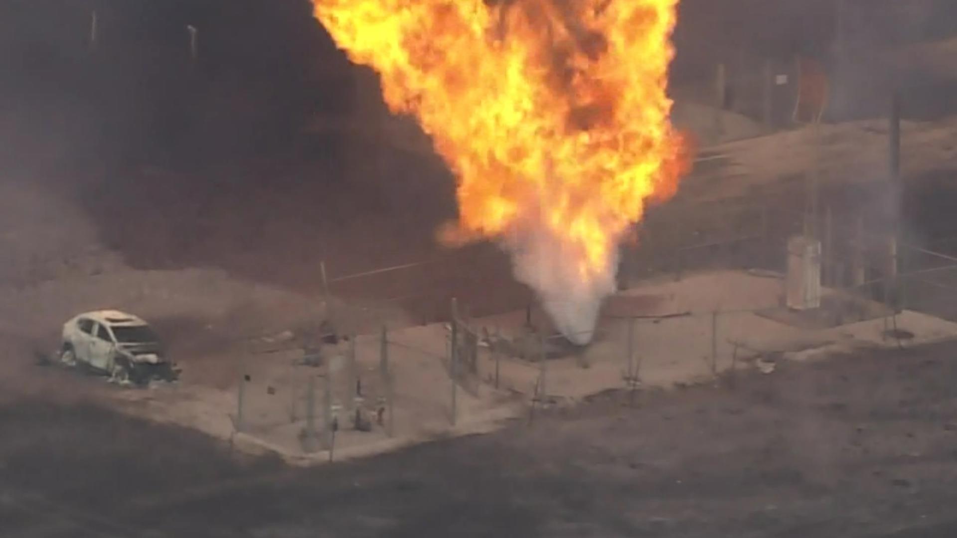 Large pipeline fire near Spencer Highway in Deer Park, Texas | cbs19.tv