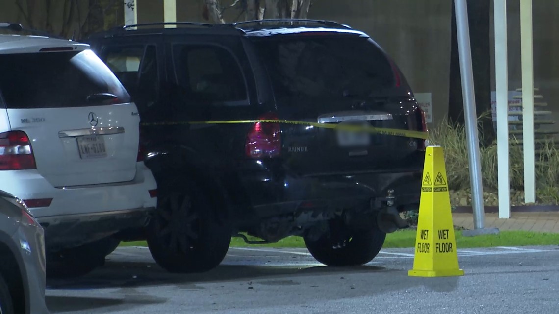 Teens wounded in possible road rage incident on Southwest Freeway ...