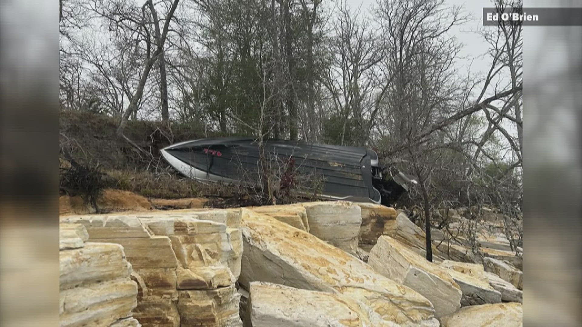 Boat runs aground, injures 2 at Sam Rayburn Lake early Friday | cbs19.tv