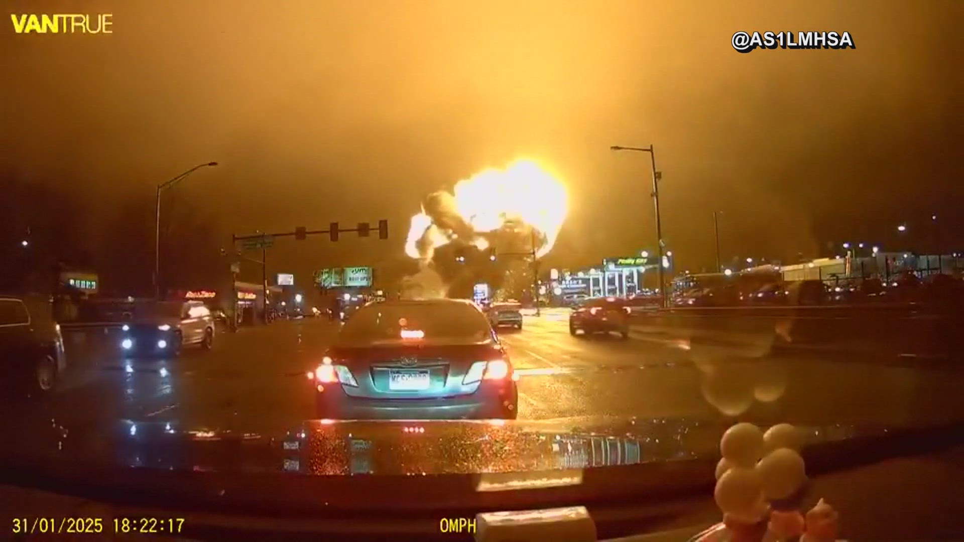 Small plane en route to Missouri crashes in Philadelphia | cbs19.tv