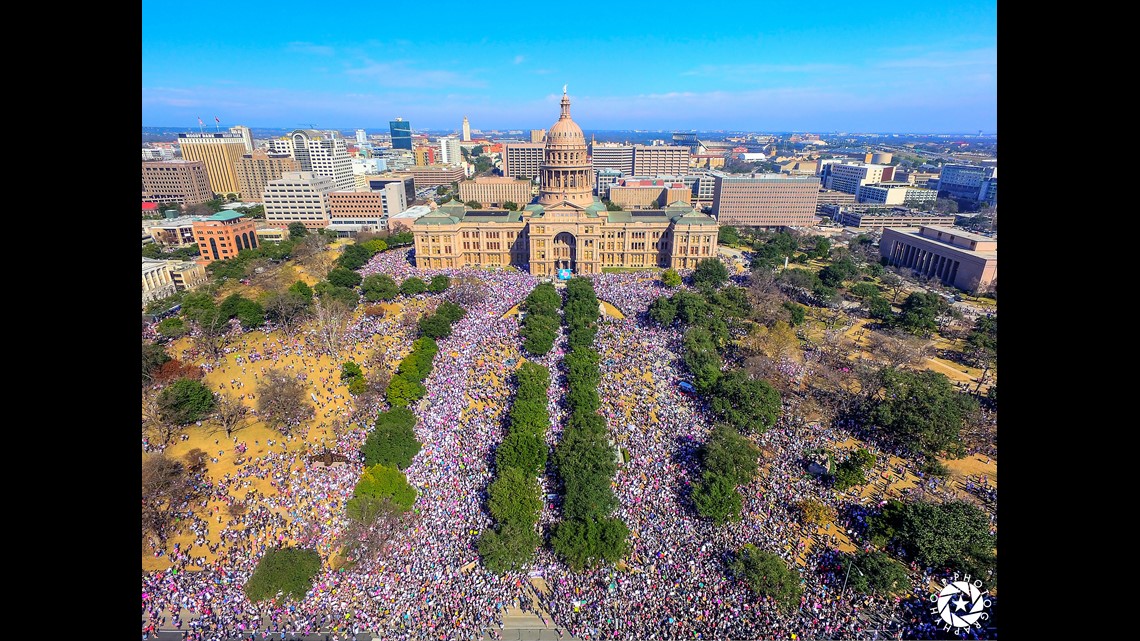 Tens of thousands attend Women's March on Austin | cbs19.tv