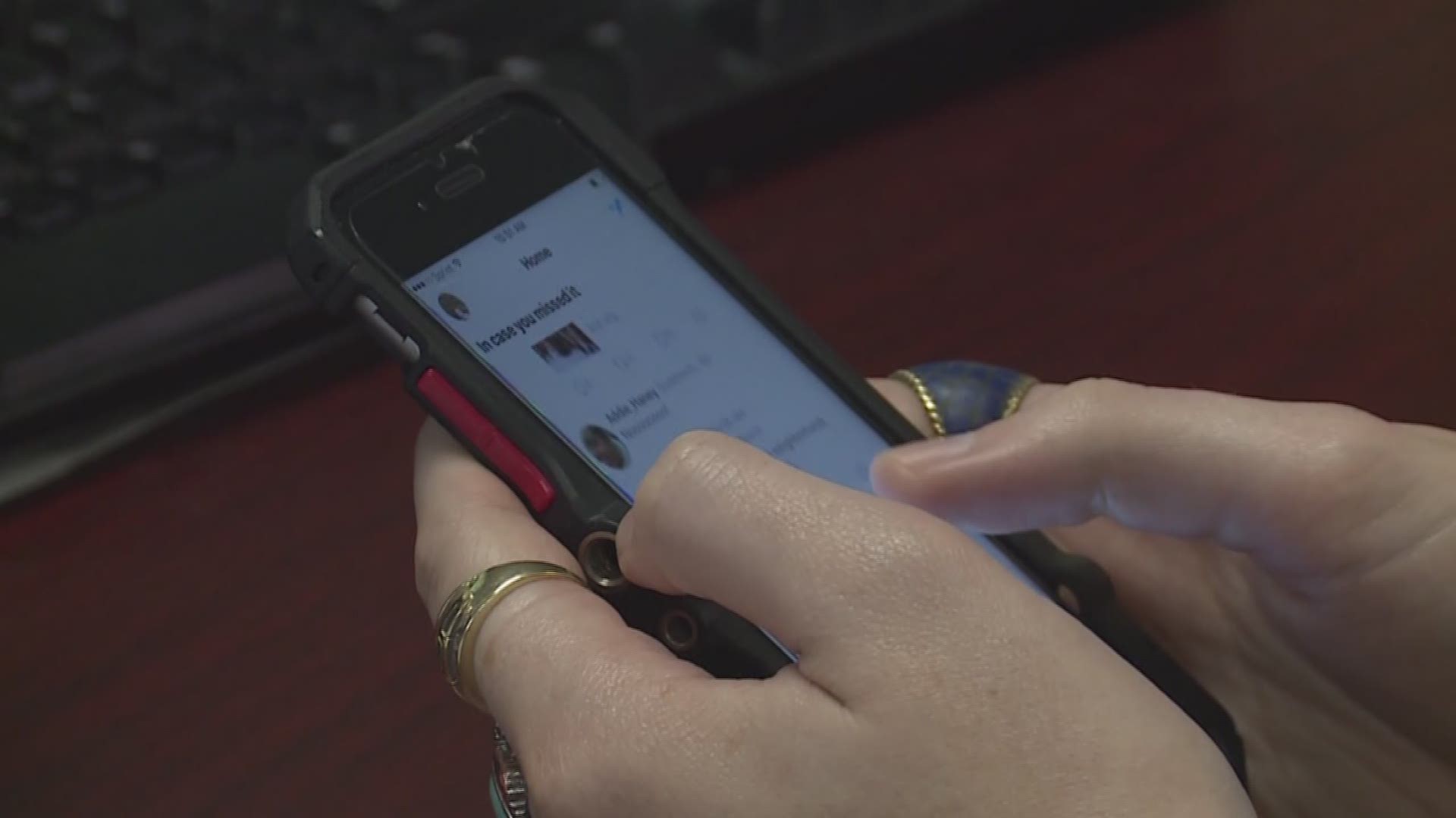 'Wait until 8th' smartphone pledge reaches 20,000 commitments | cbs19.tv