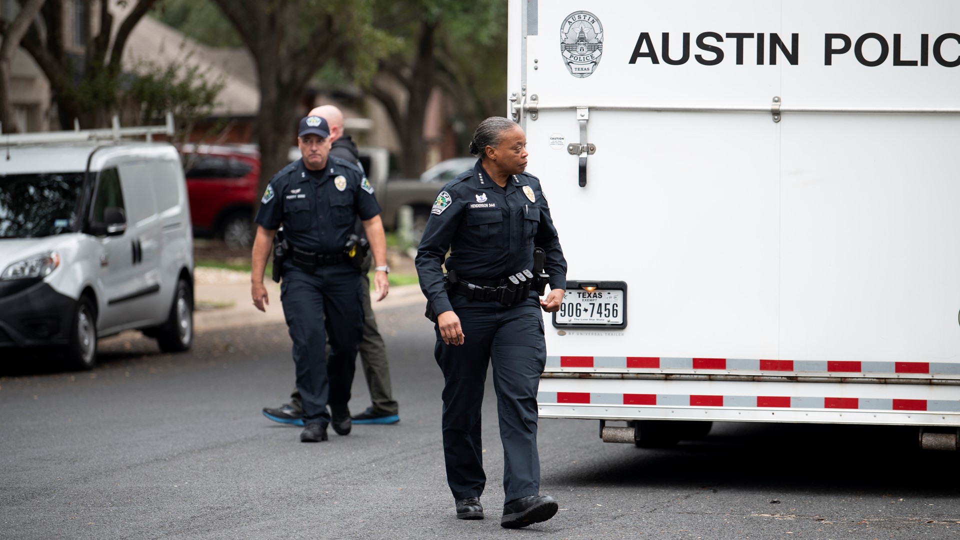 Austin police officer killed in shooting on Bernoulli Drive | cbs19.tv