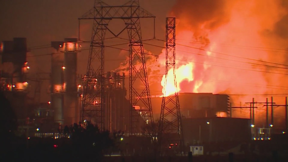 Fire at California battery plant raises safety concerns | cbs19.tv