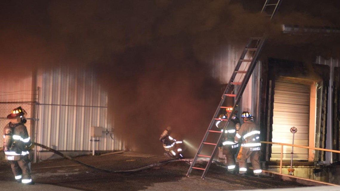 Structure fire reported at Greenberg Smoked Turkeys in Tyler | cbs19.tv
