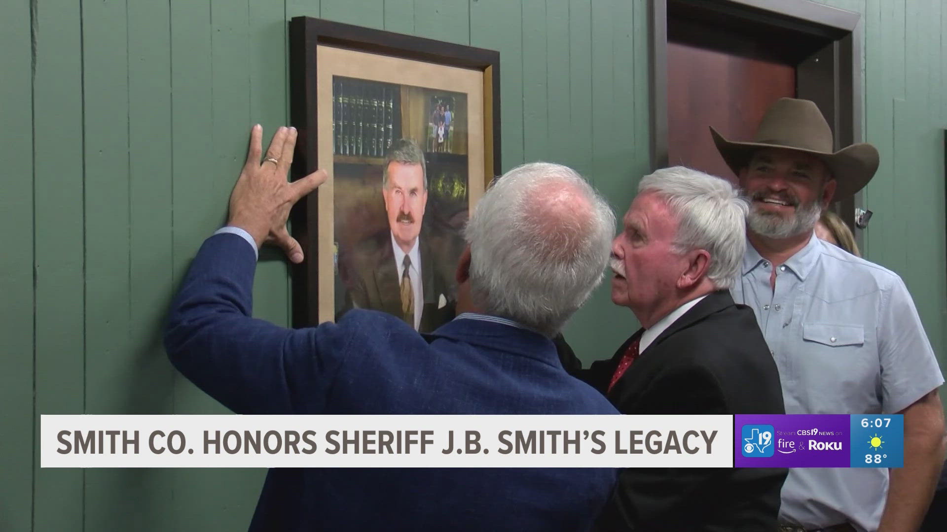 Former Smith County Sheriff JB Smith receives official portrait | cbs19.tv