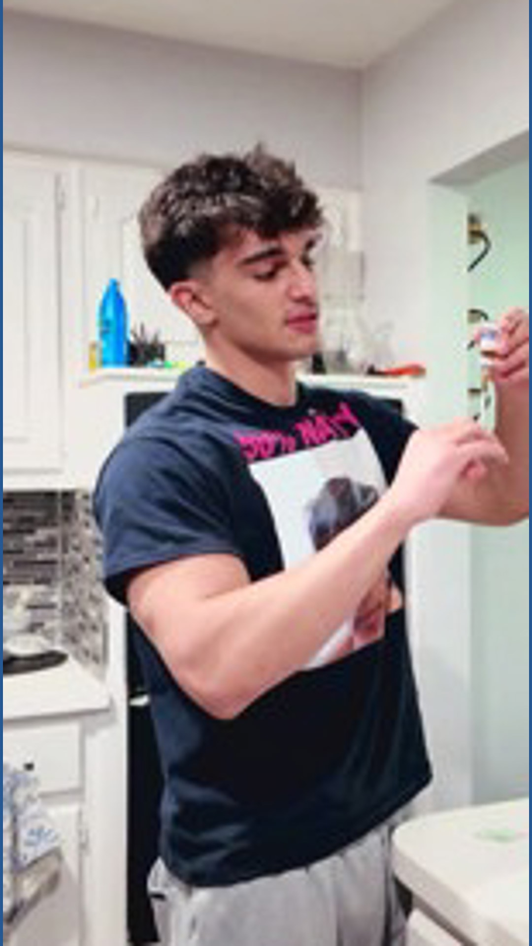 Risky 'looksmaxxing' trend draws teens toward dangerous steroid use ...