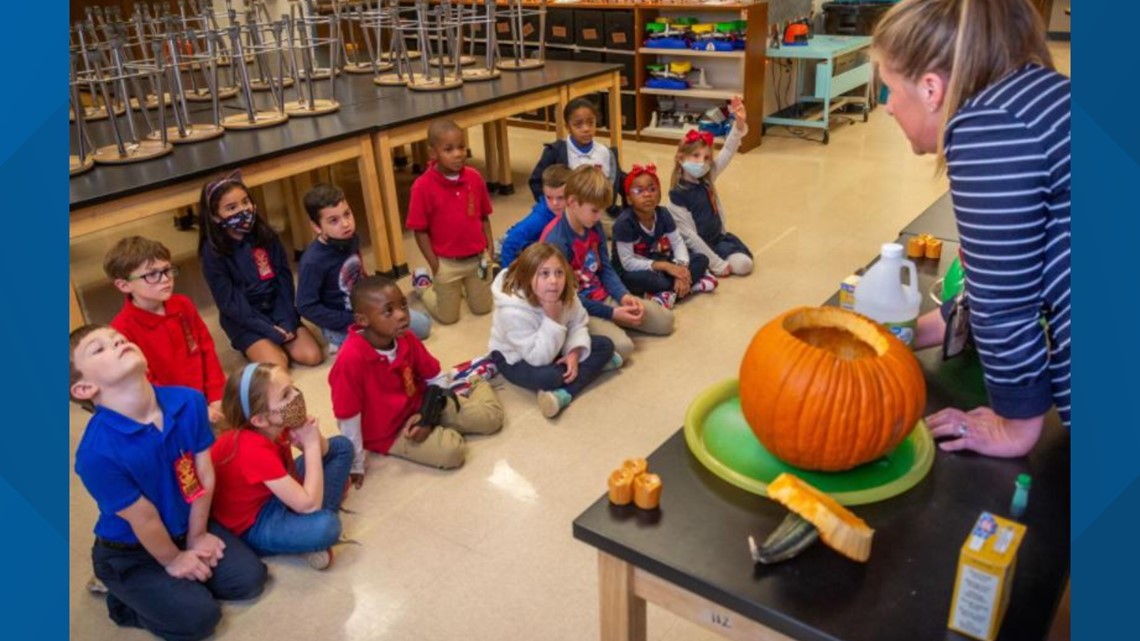 Teacher creates spooky science experiments this Halloween | cbs19.tv