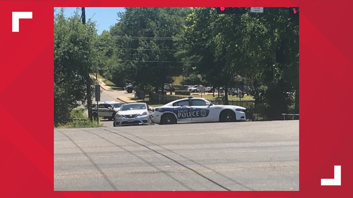 POLICE: Minor injuries reported after 4-vehicle wreck involving Tyler ...