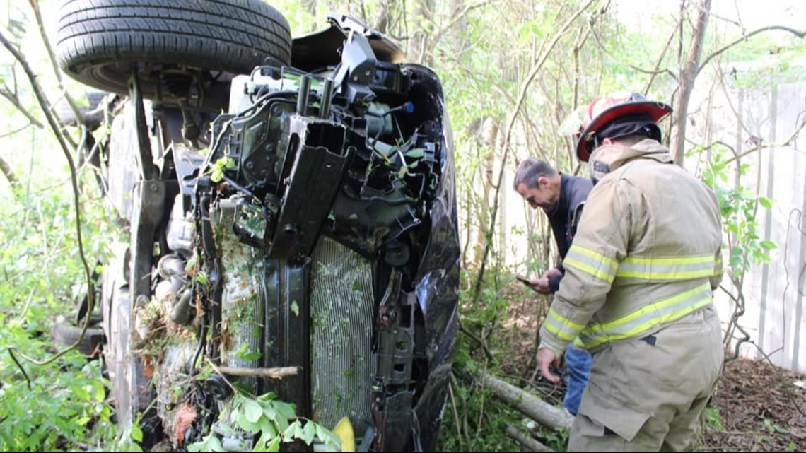 PICTURES: Driver pulled from crash by heroic firefighters | cbs19.tv