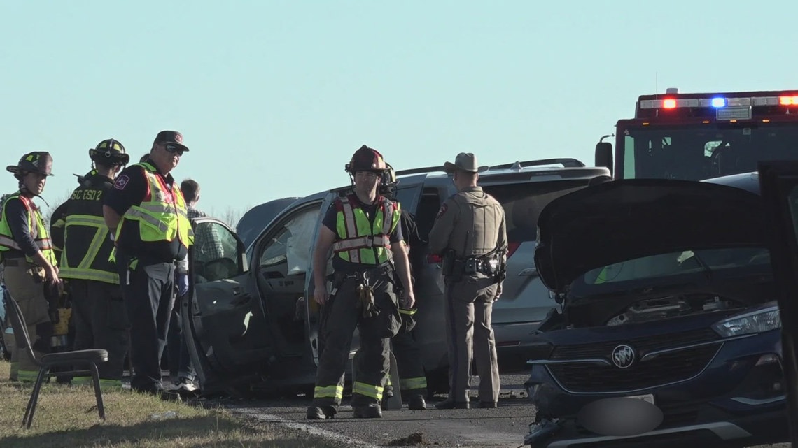 Several hospitalised in 5-vehicle crash in Smith County | cbs19.tv