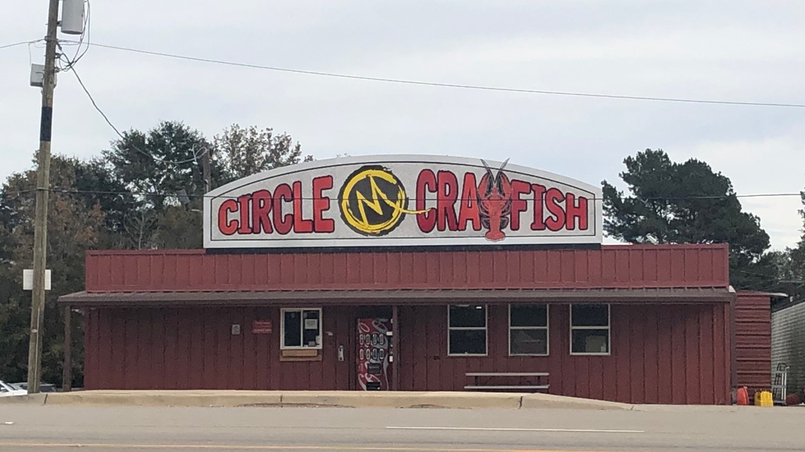 Crawfish restaurant spent $13,000 to stay open for Father's Day | cbs19.tv