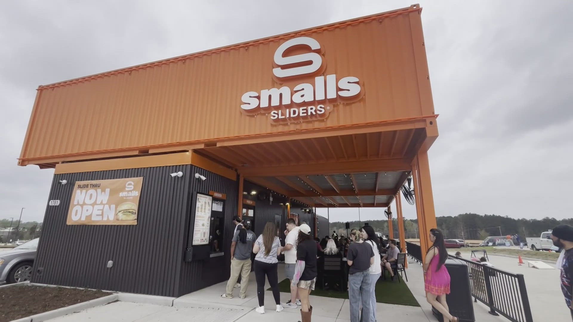 Smalls Sliders opens new location in Tyler | cbs19.tv