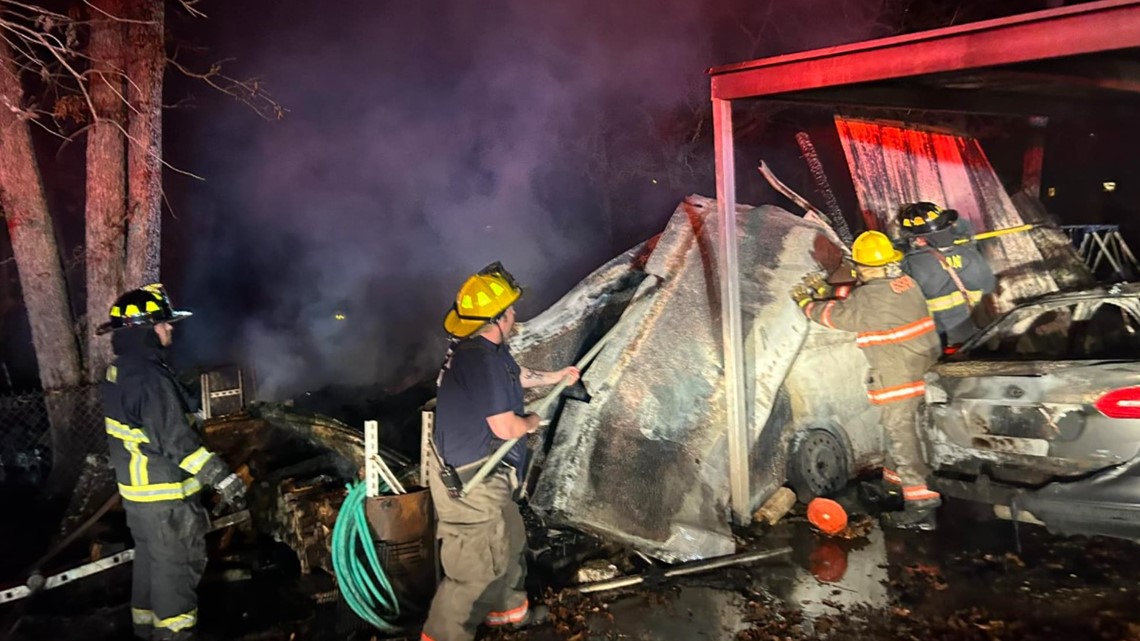Fire crews respond to barn, car fire in Grand Saline | cbs19.tv