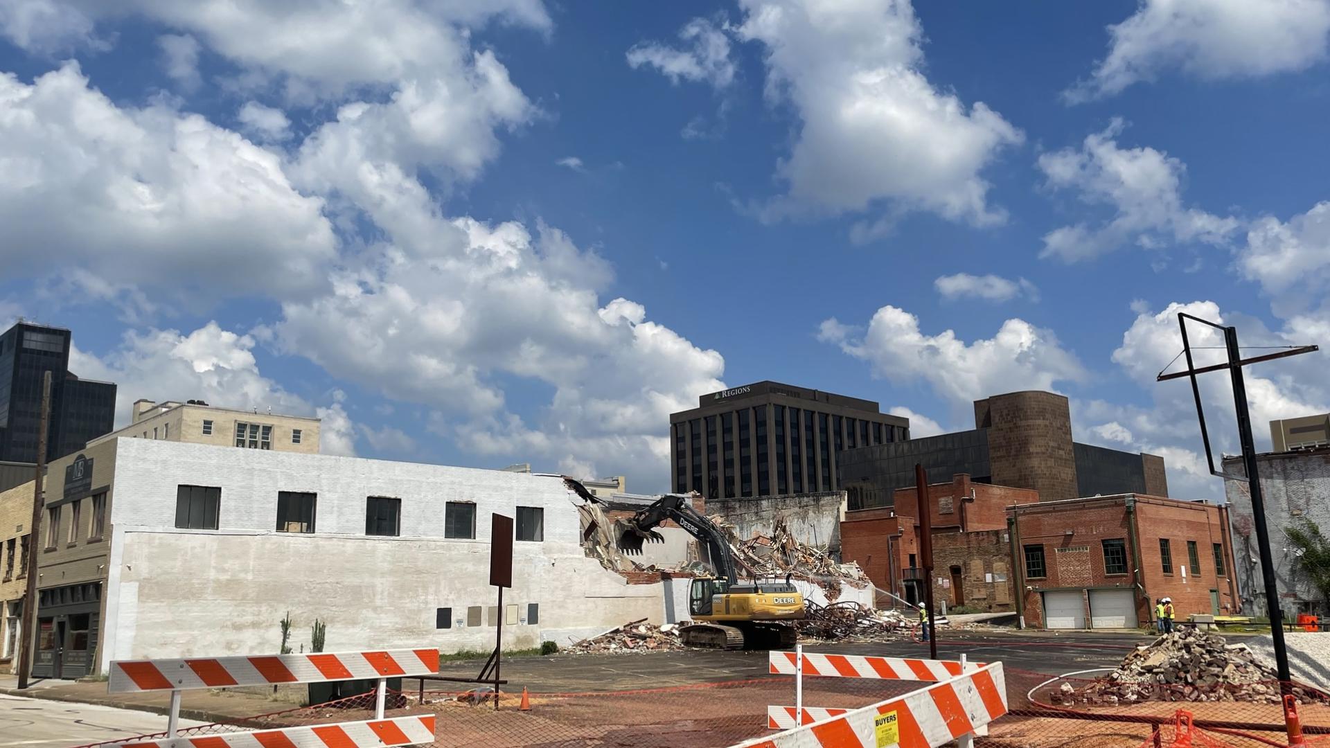 Demolition begins at the site of the new Smith County Courthouse | cbs19.tv