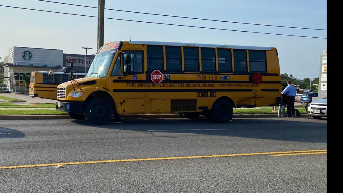 No injuries after crash involving Tyler ISD school bus | cbs19.tv