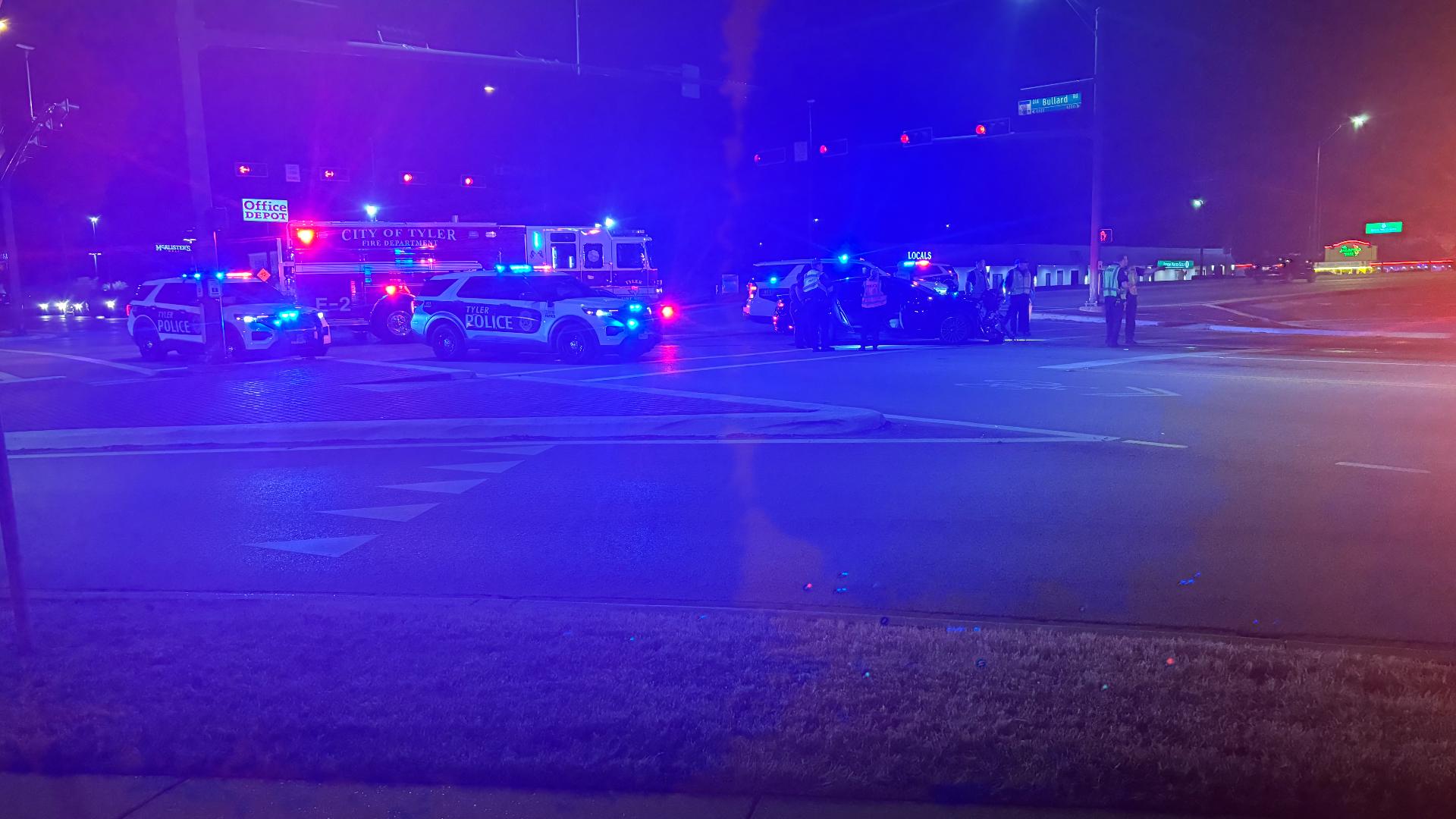 Major crash delays traffic on Loop 323 and Old Bullard in Tyler | cbs19.tv