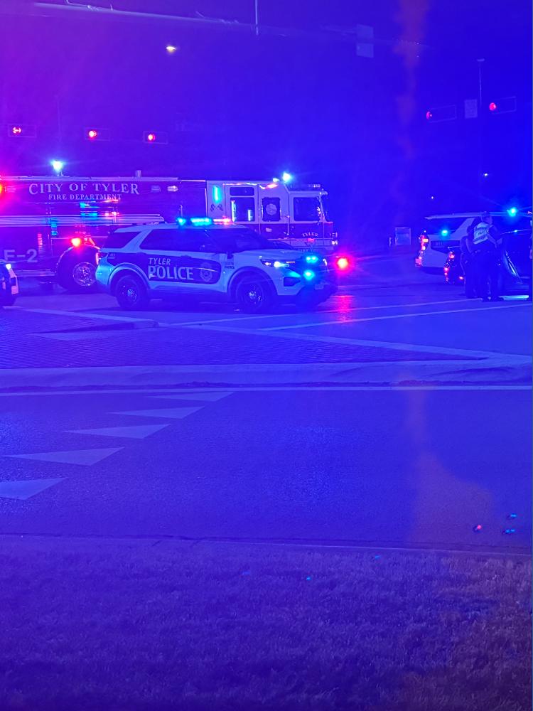 Major crash delays traffic on Loop 323 and Old Bullard in Tyler | cbs19.tv