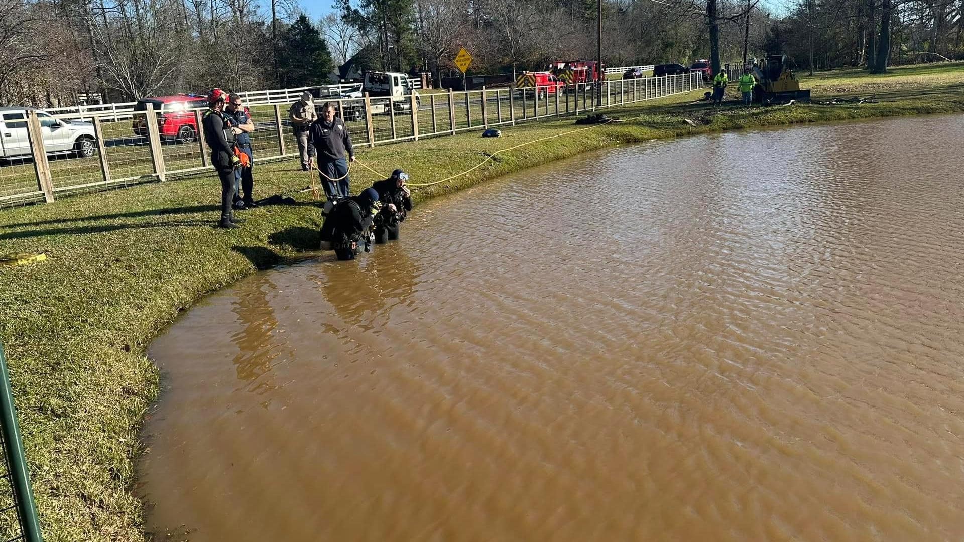 East Texas firefighters responding after car crashes into pond | cbs19.tv