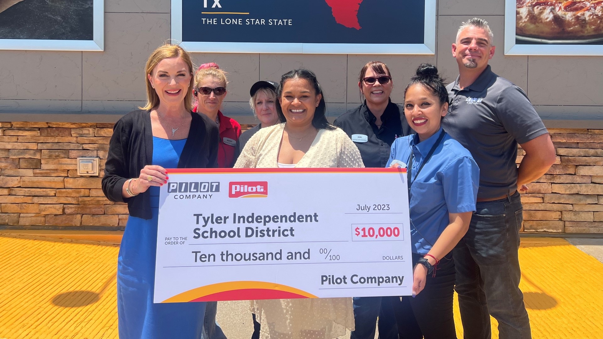 Tyler ISD receives $10K grant from Pilot Company | cbs19.tv