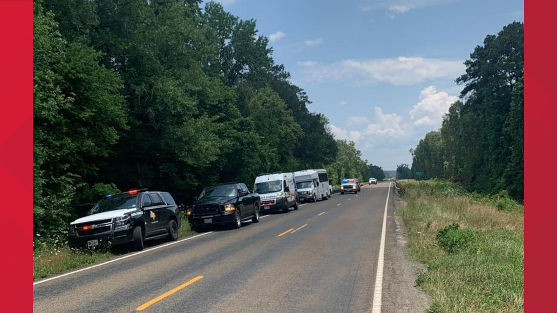 Bus carrying TDCJ inmates crashes in Deep East Texas | cbs19.tv