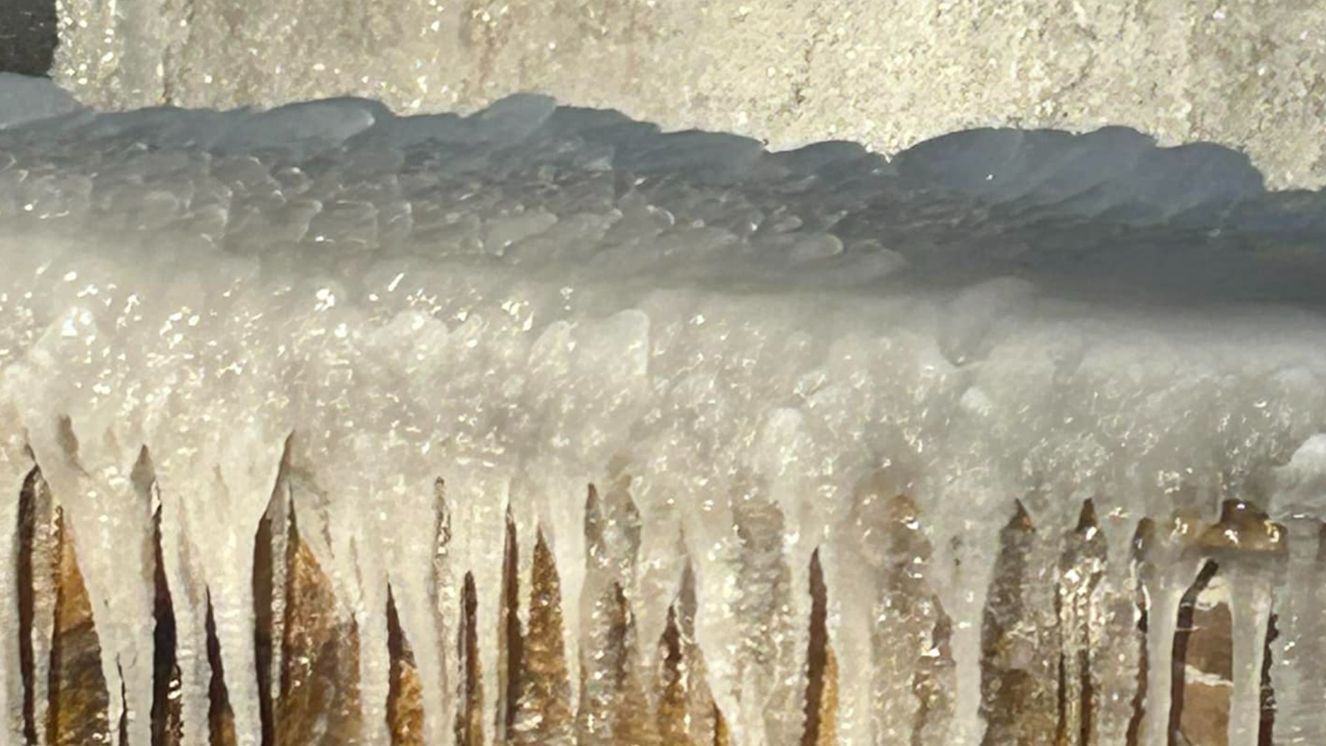 Frozen sights in East Texas amid arctic blast | cbs19.tv