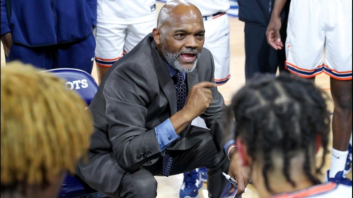 Head men's basketball coach resigns from position at UT Tyler | cbs19.tv
