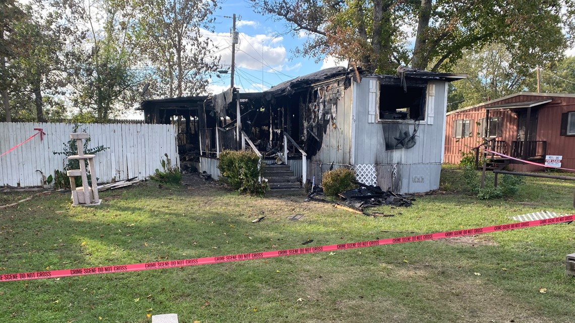 One dead following mobile home fire in Tyler | cbs19.tv