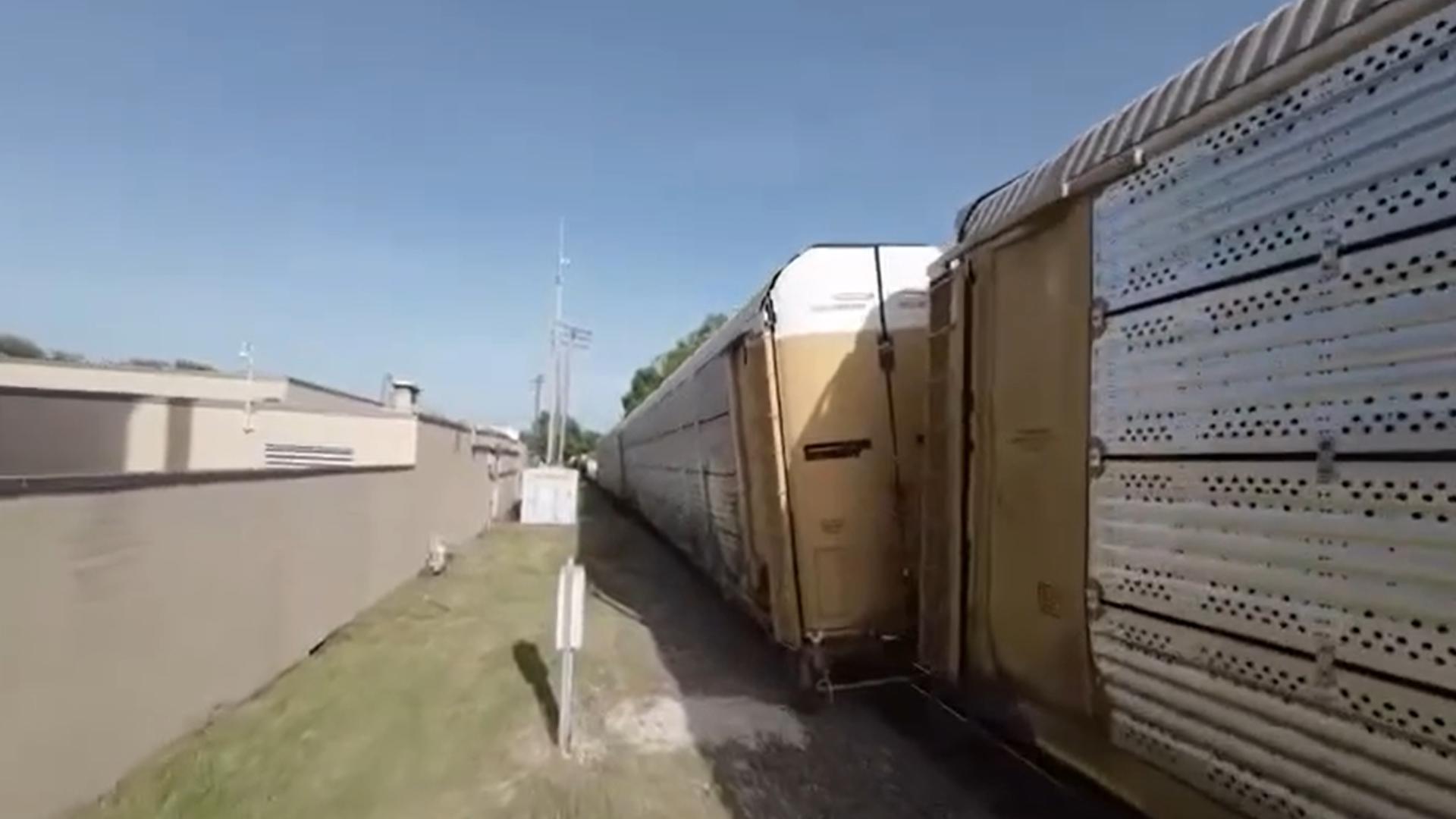 Train derailment in downtown Longview shuts down several roads | cbs19.tv