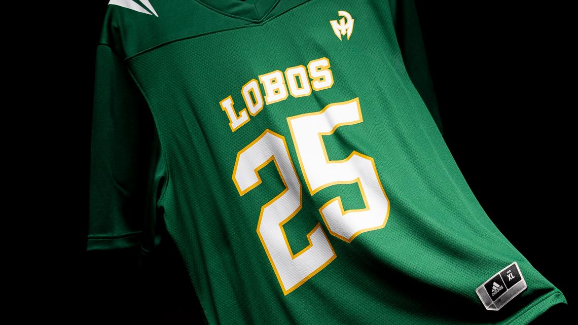 Longview Lobos picked to wear Mahomes' Gladiator logo on their uniforms ...