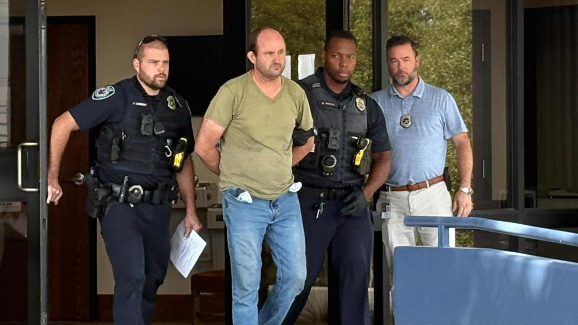 Man wearing diaper, pacifier accused of soliciting child at Texas school | cbs19.tv