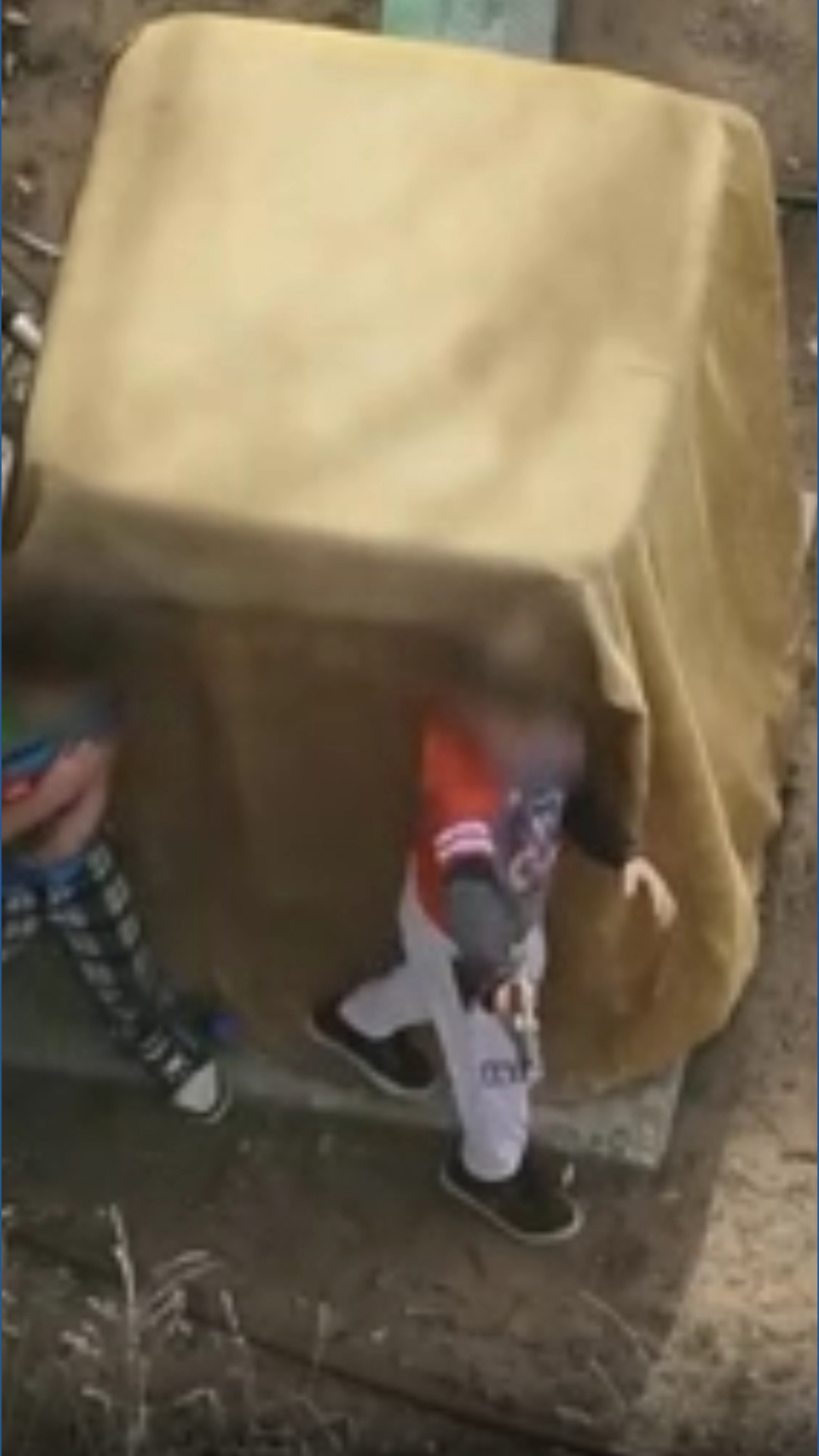 WATCH: Kids caught in armed standoff with deputies | cbs19.tv