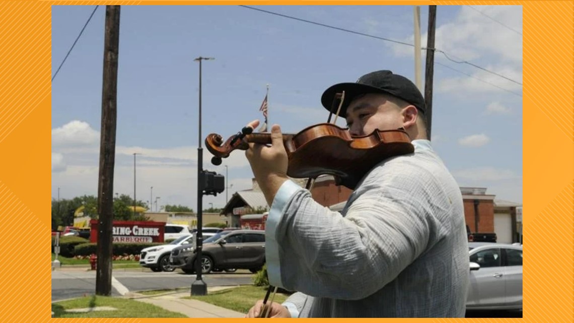 'Whatever it takes': Tyler father plays violin on street corners to ...