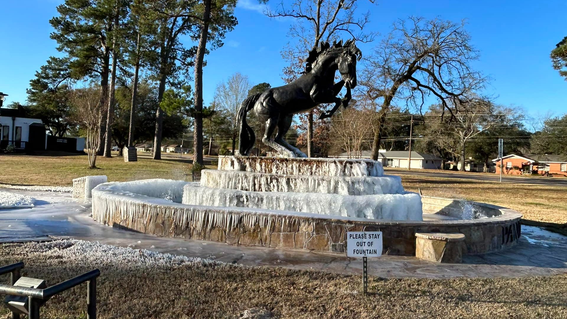 Frozen sights in East Texas amid arctic blast | cbs19.tv