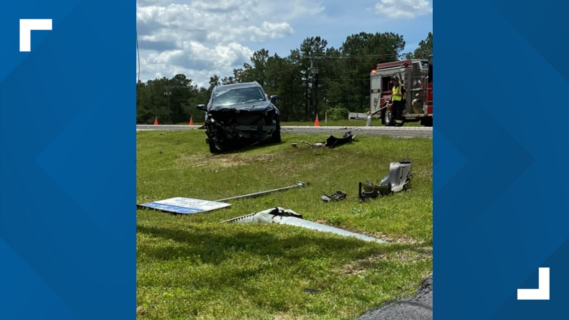 Officials: 2 people in the hospital after multi-vehicle crash on HWY 69 ...