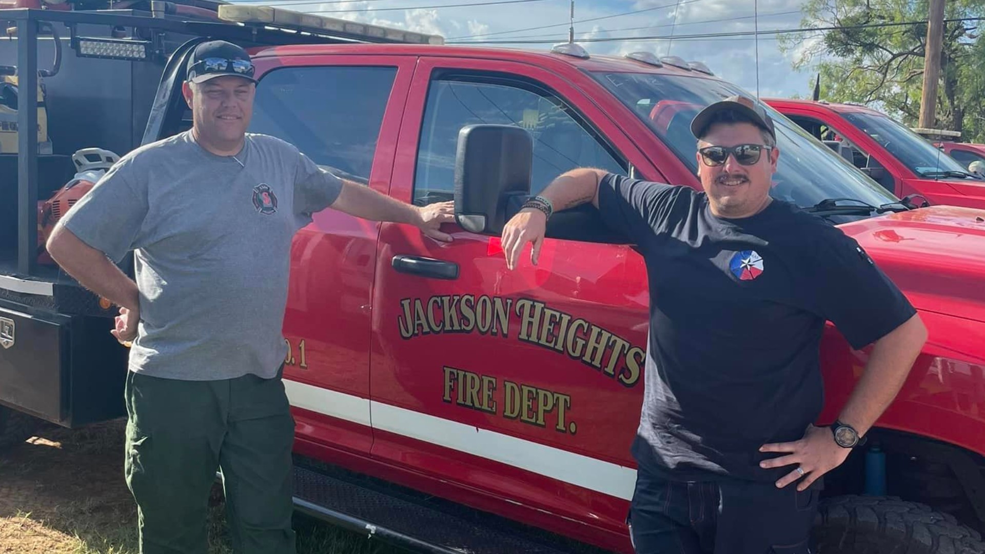 Smith County Firefighters deployed to assist with wildfires | cbs19.tv