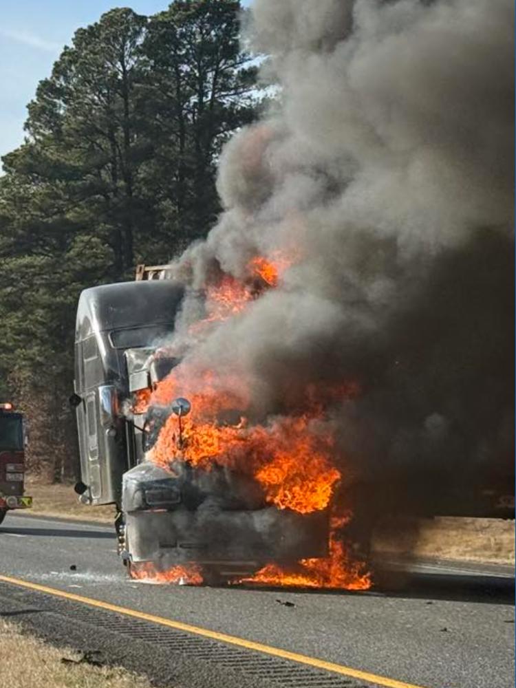 Interstate 20 westbound in Kilgore area shutdown due to 18-wheeler fire ...